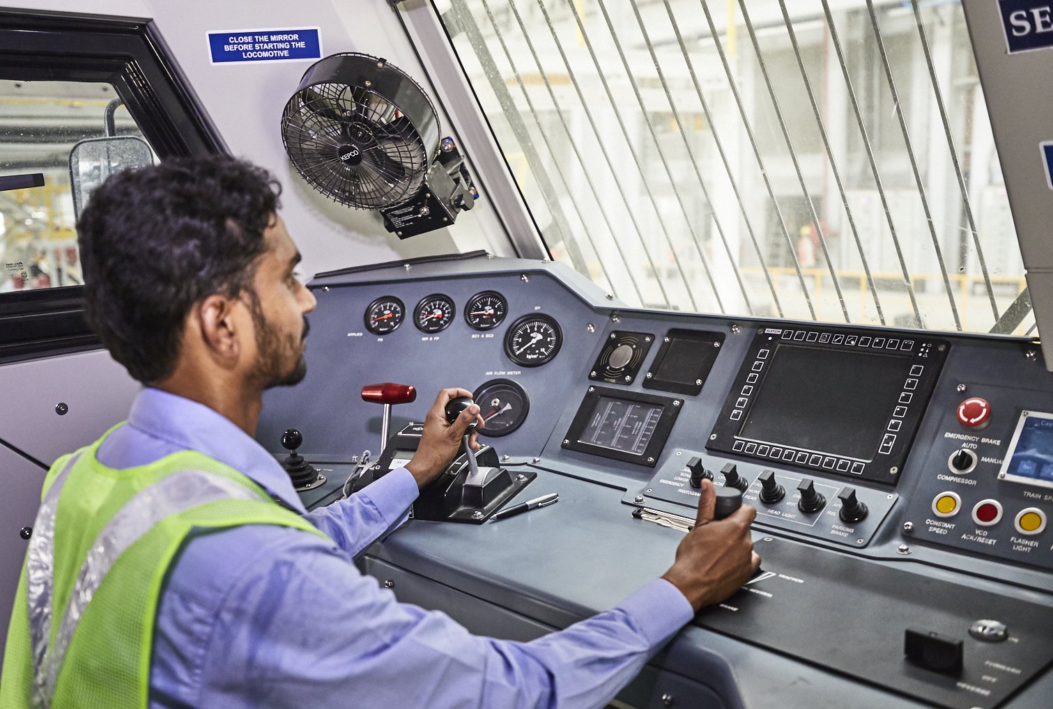 Most powerful Loco of Indian Railways begins its services. – Rail Duniya